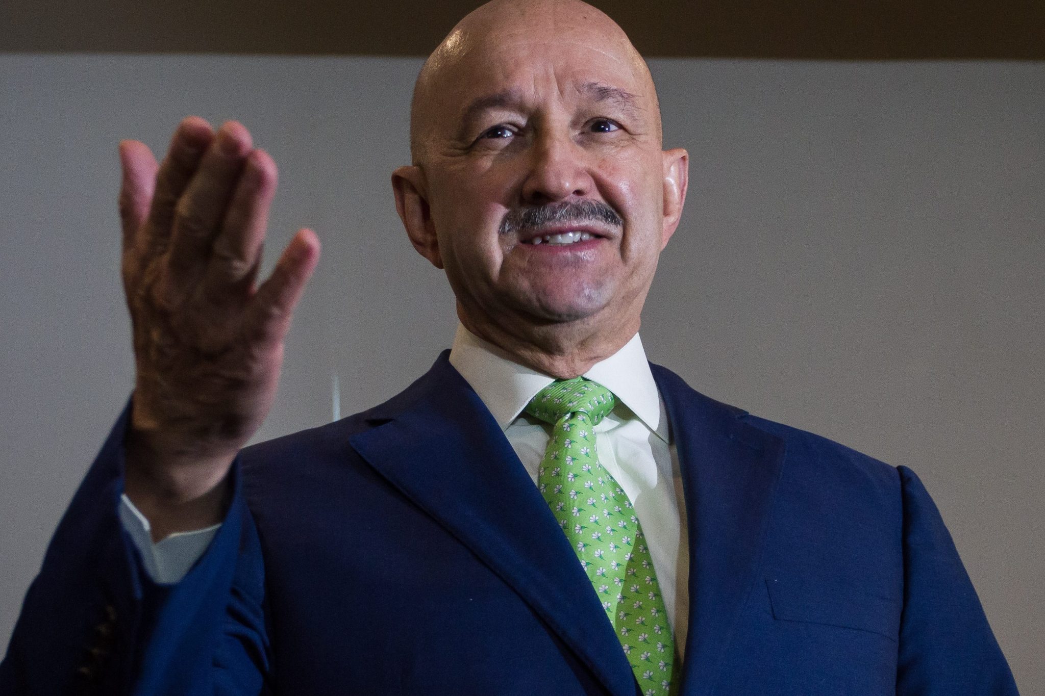 licenciado carlos salinas de gortari » Licencias